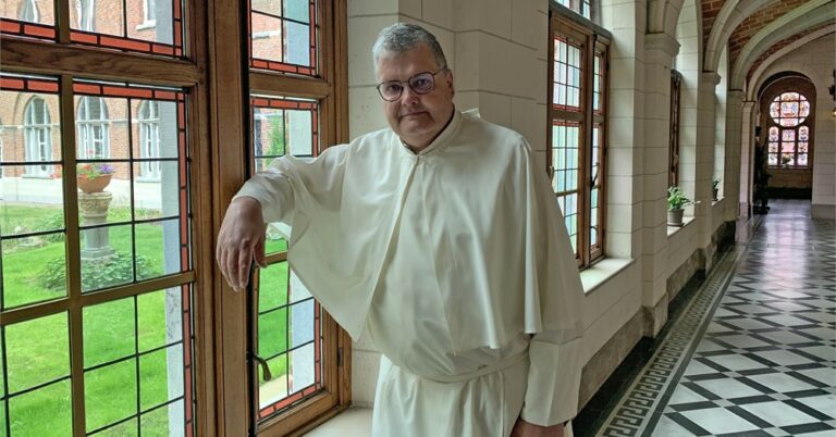 “Ik ben zoals broeder Tuck in Robin Hood: eerst een kruisteken maken en ...